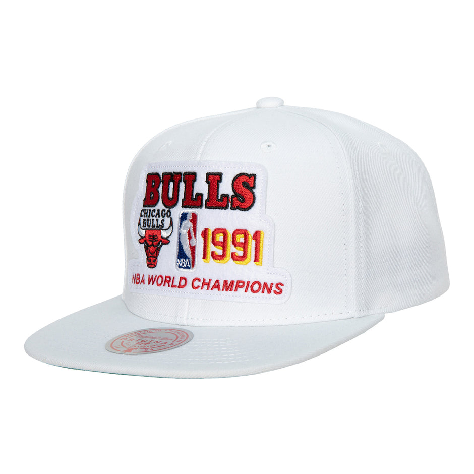 The Official Chicago Bulls Store - Team & Player Jerseys, Merch & More